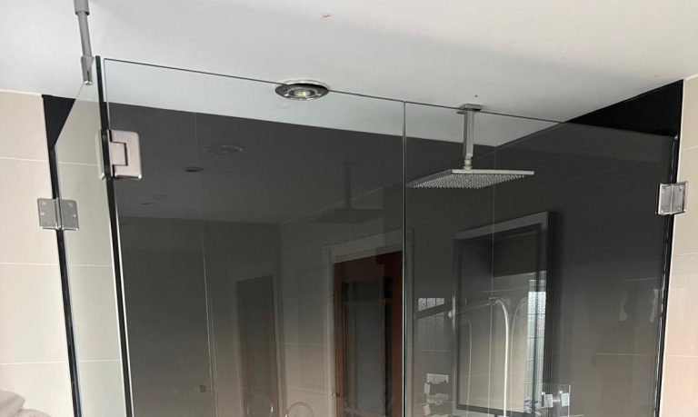 Bespoke Shower Glass Screens - CS Glaziers